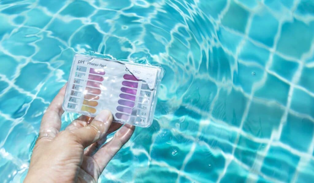 Types of Chlorine: Pool Cleaning Chlorine Tablets, Granular Chlorine or ...